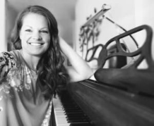 How Much Should I Charge for Piano Lessons? | pianotels.com